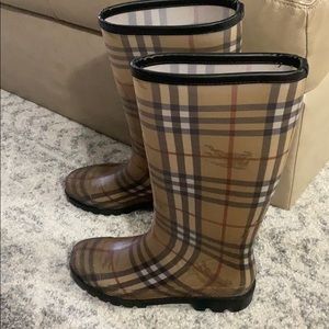 Burberry Shoes | Short Rain Boot 36 | Poshmark